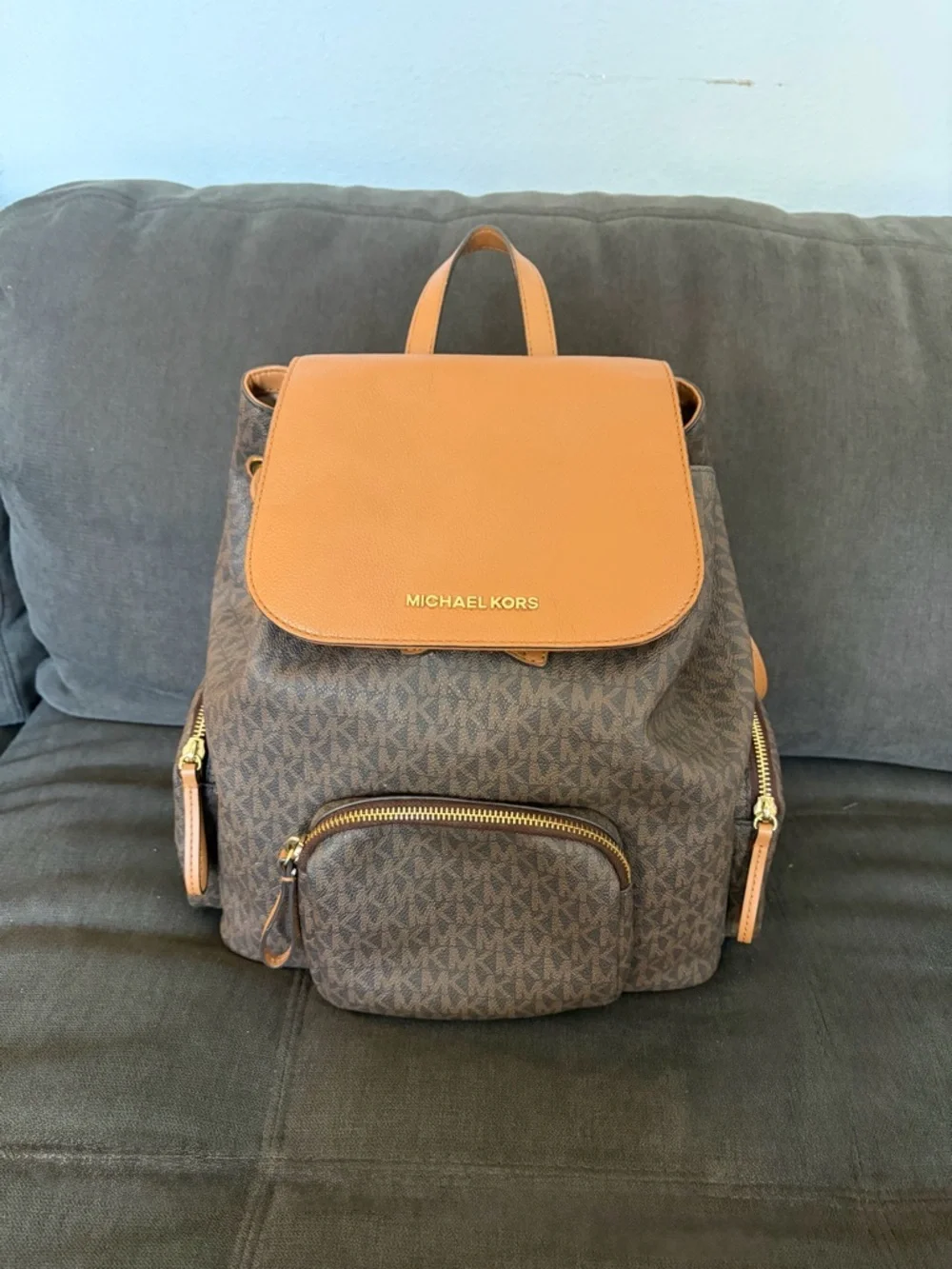 Michael Kors | Bags | Michael Kors Beige Interior Leather Logo Tag ...